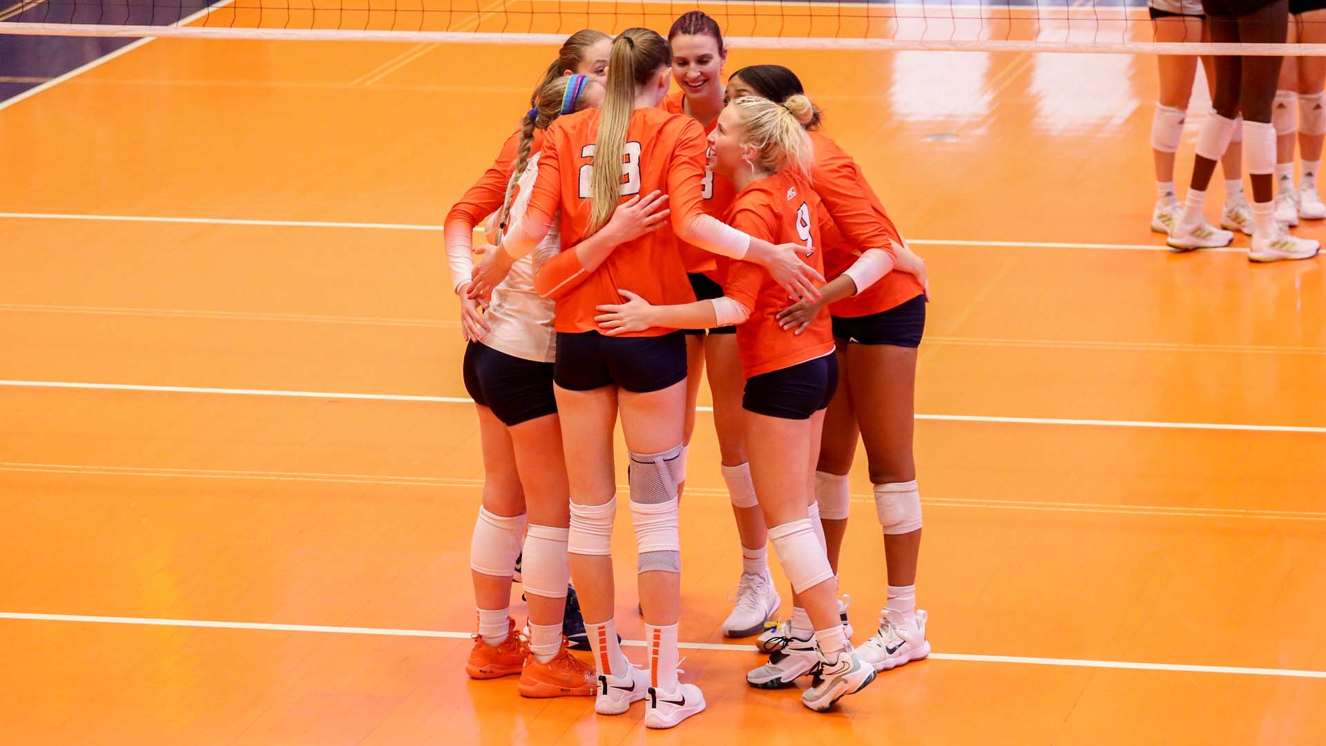 Syracuse Volleyball Loses in Three Straight Sets to Miami | CitrusTV